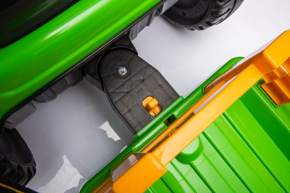 Battery-powered tractor BBH-030, green | Electric Ride-on Vehicles \ Tractors