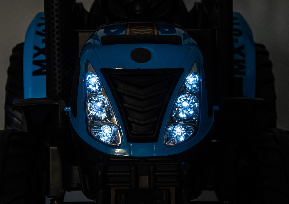 Traktor Na Akumulator A011 24V Niebieski - LeanToys.pl